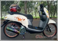 √ 2019 Modifikasi Scoopy Terbaru : Babylook, Thailook & Stylish